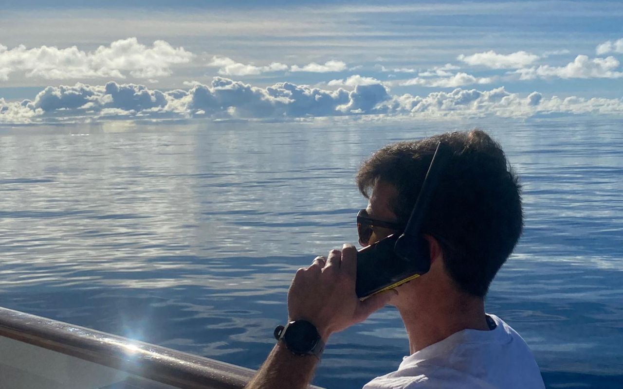 Can You Use A Satellite Phone In The Ocean? | Sailingsavvy.com